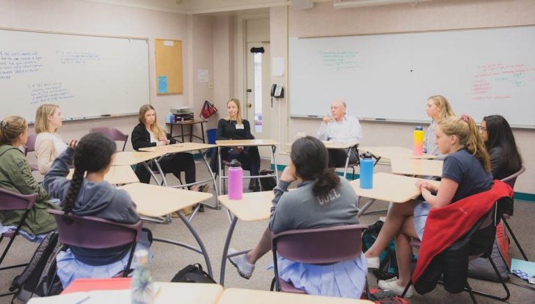 Why Every High School Should Require an AI Course | Getting Smart